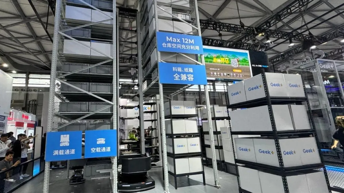 RoboShuttle: Geek+ unveils 40-foot-high warehouse robot - Locate2u